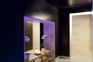 Sauna seca, banheira de hidromassagem, sauna a vapor