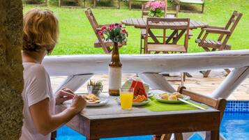 Pequeno-almoço tipo buffet diário incluído