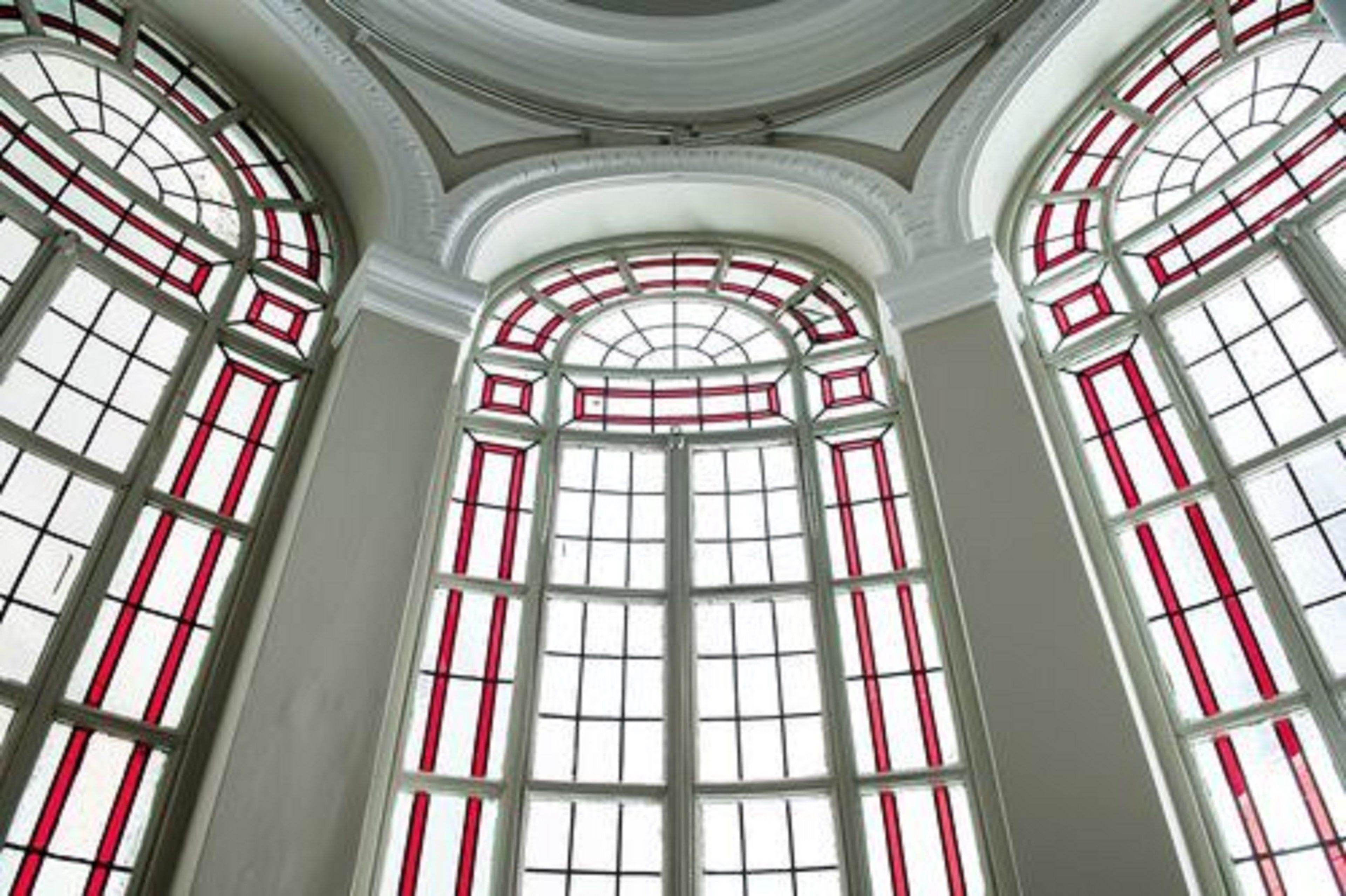 Cofre no quarto, com decoração personalizada 