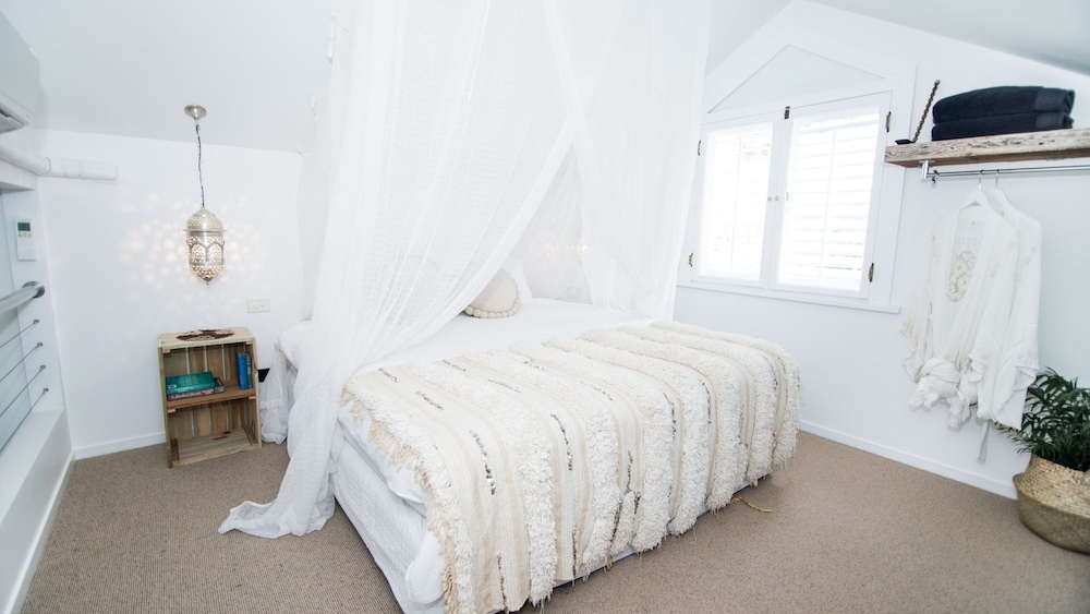 Cactus Rose Villa - Luxury Retreat With Pool - Byron Bay