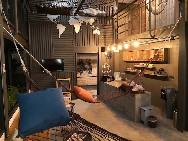 Asleep By Lantana - Pattaya City