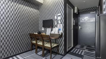 Quarto duplo, para não fumantes | Escrivaninha, Wi-Fi de cortesia, roupa de cama