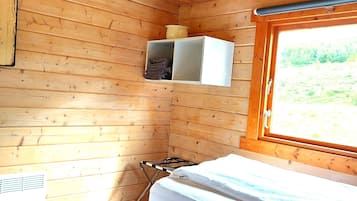 Cabana standard, 1 quarto | Cortinas blackout, quartos à prova de som, ferros/tábuas de passar roupa