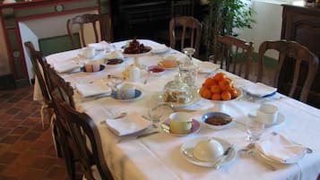 Café da manhã continental grátis todos os dias