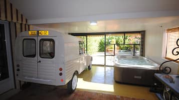 Loft superior, suíte, vista para o jardim (La Remise) | Hidromassagem interna