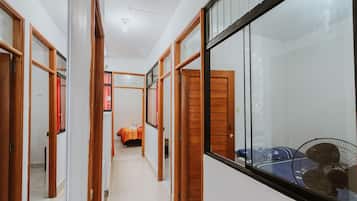 Apartamento Familiar, 2 quartos, casa de banho privativa | Cofre no quarto, secretária, quartos insonorizados, Wi-fi grátis