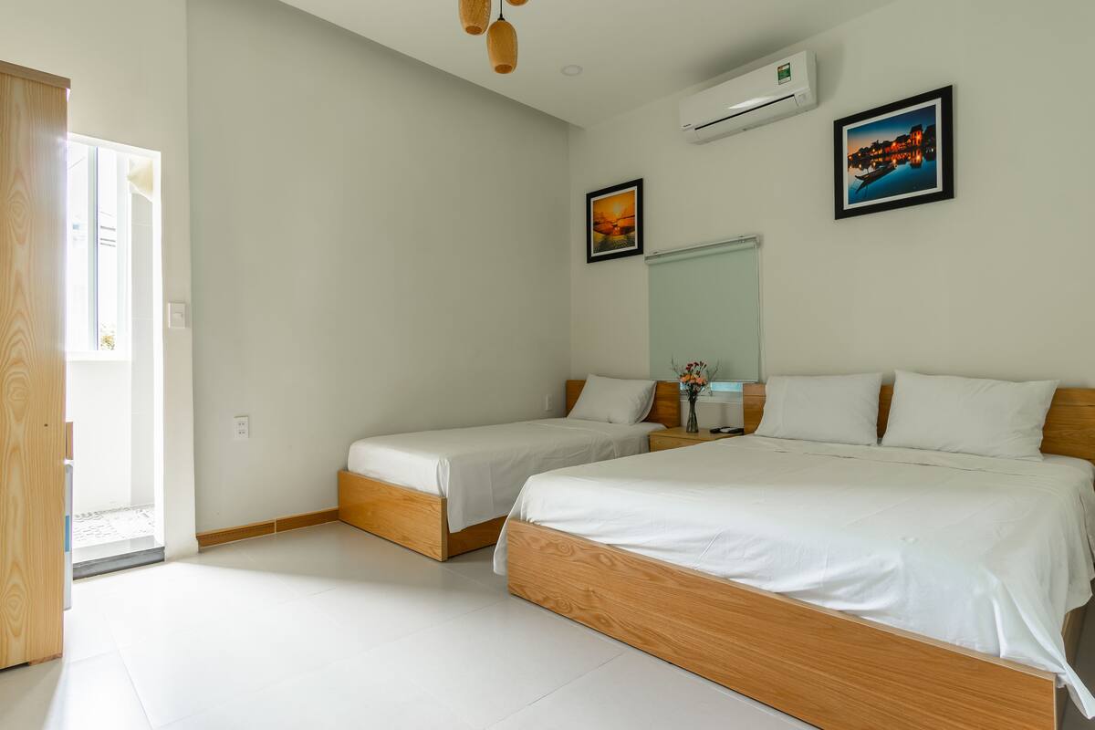 Quarto Familiar | 1 quarto, minibar, secretária, ferro/tábua de engomar