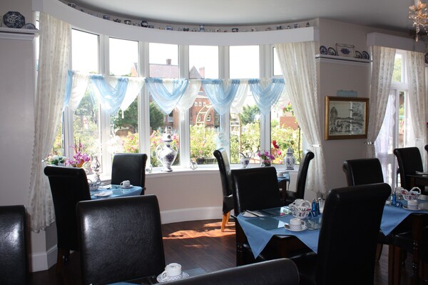 Barons Court - Great Yarmouth