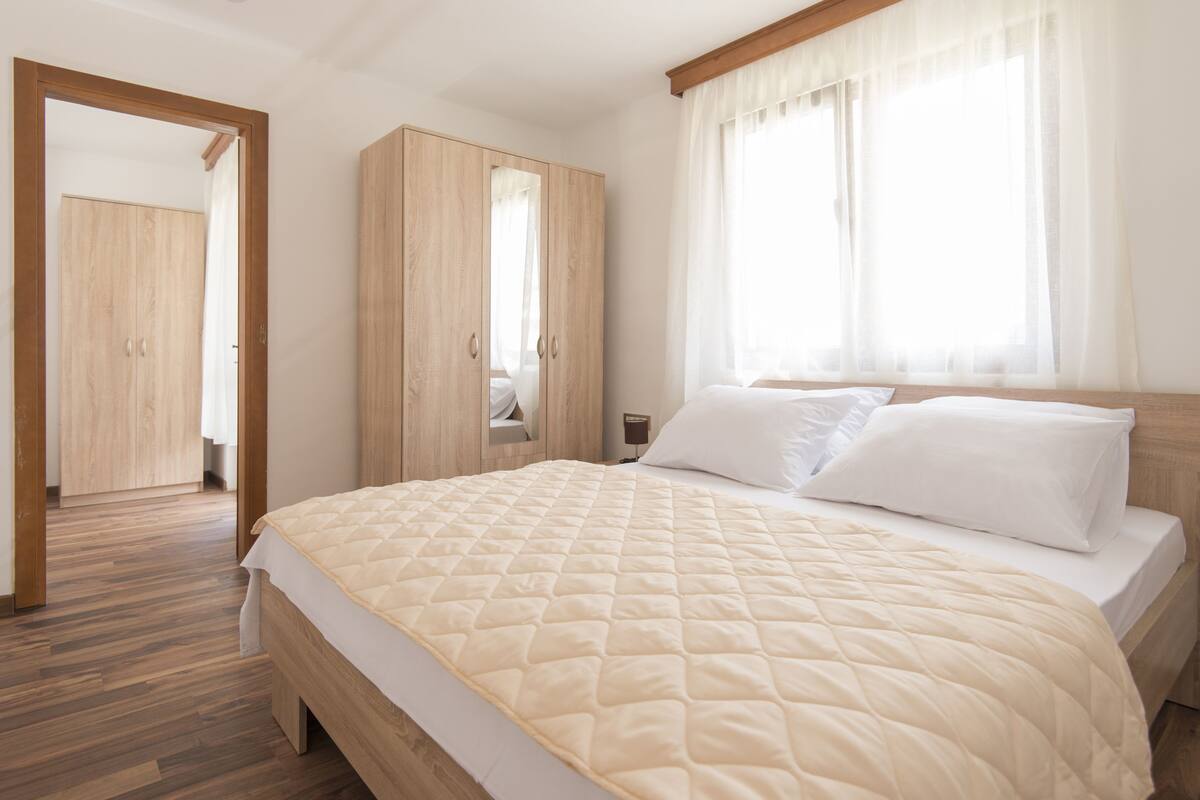 Quartos insonorizados, Wi-fi grátis, roupa de cama fornecida 