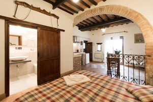 Estúdio, vista para o jardim | 1 quarto, com decoração personalizada, com mobília individualizada 