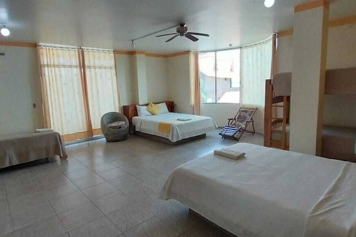 Cofre no quarto, secretária, Wi-fi grátis, roupa de cama fornecida 