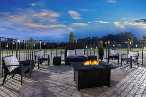 Garner Hotel Clarksville Northeast By Ihg - Clarksville, TN