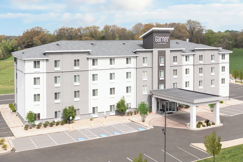 Garner Hotel Clarksville Northeast By Ihg - Clarksville, TN