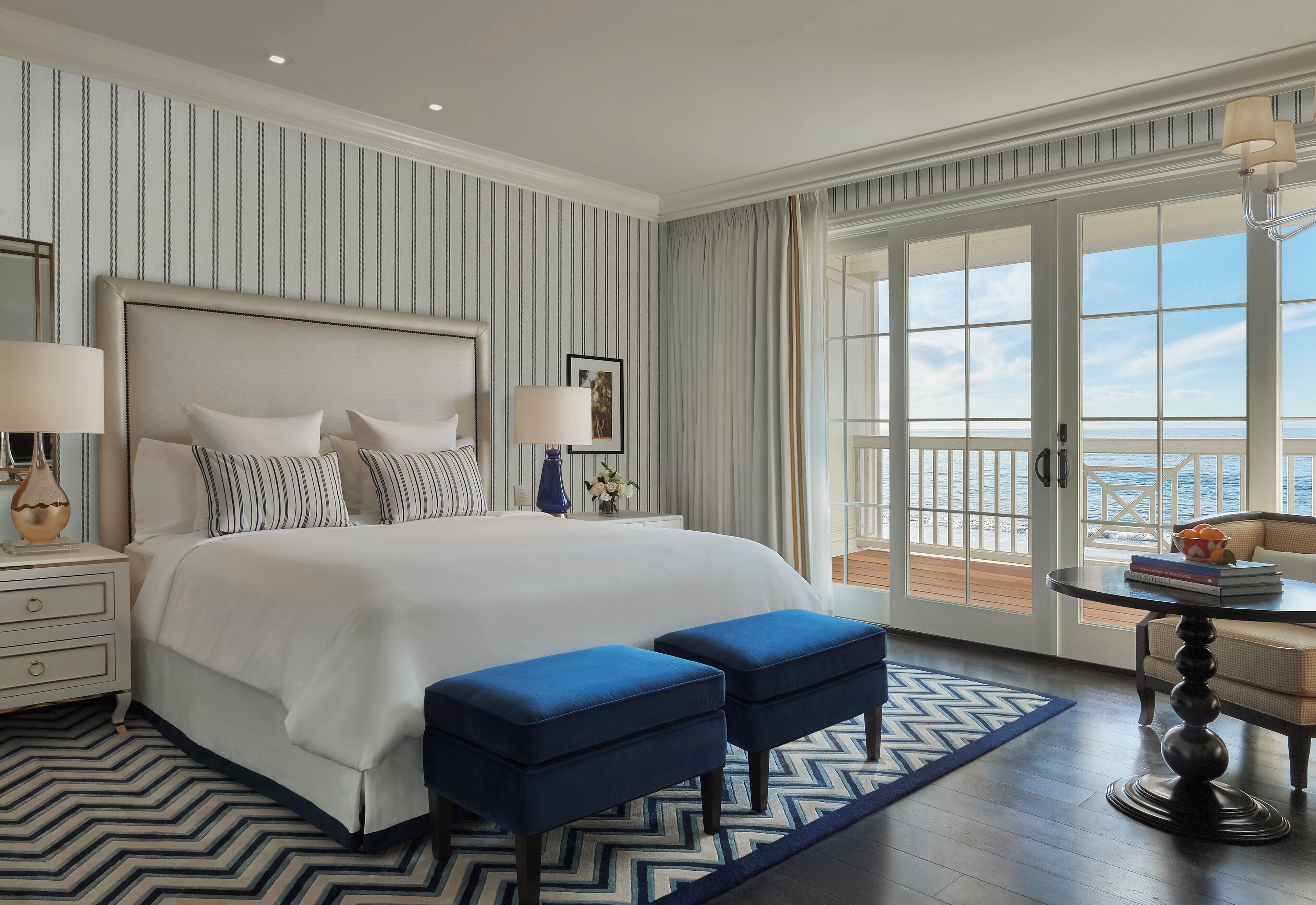 Roupas de cama premium, edredons de pluma, camas com colchões pillow-top