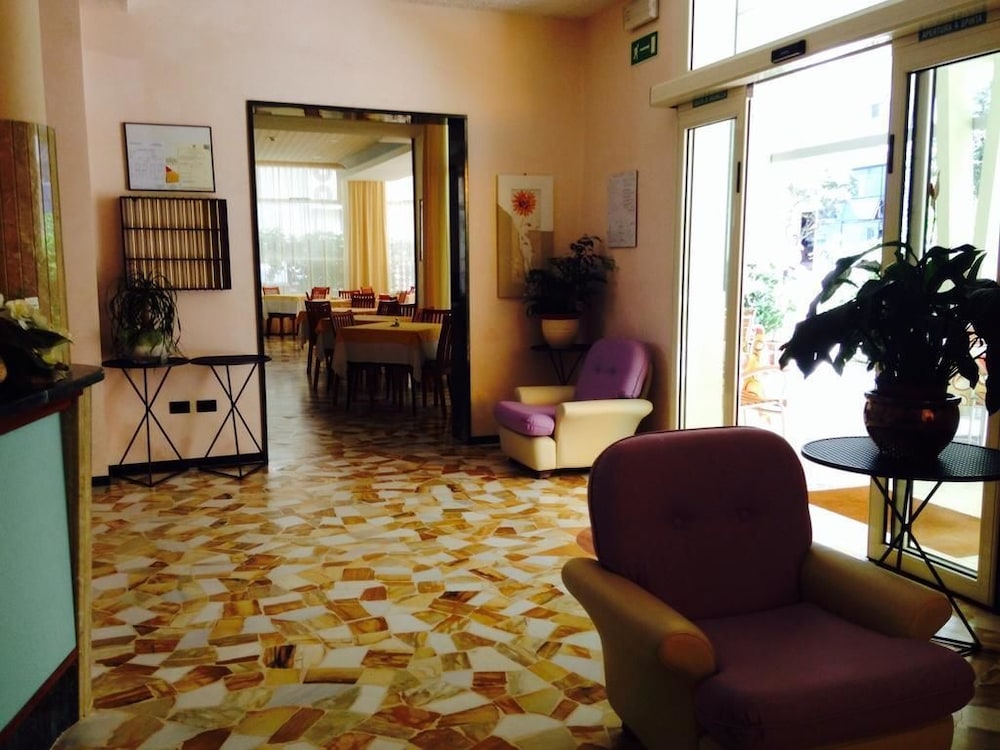 Hotel Lazzarini - Беллария-Иджеа-Марина