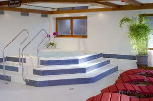 Sauna, banheira de hidromassagem, banho turco 