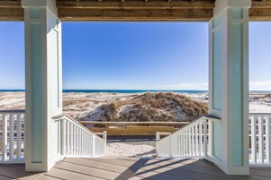Casa Superior, 6 quartos, terraço, vista para o oceano | Vista para a praia ou o mar
