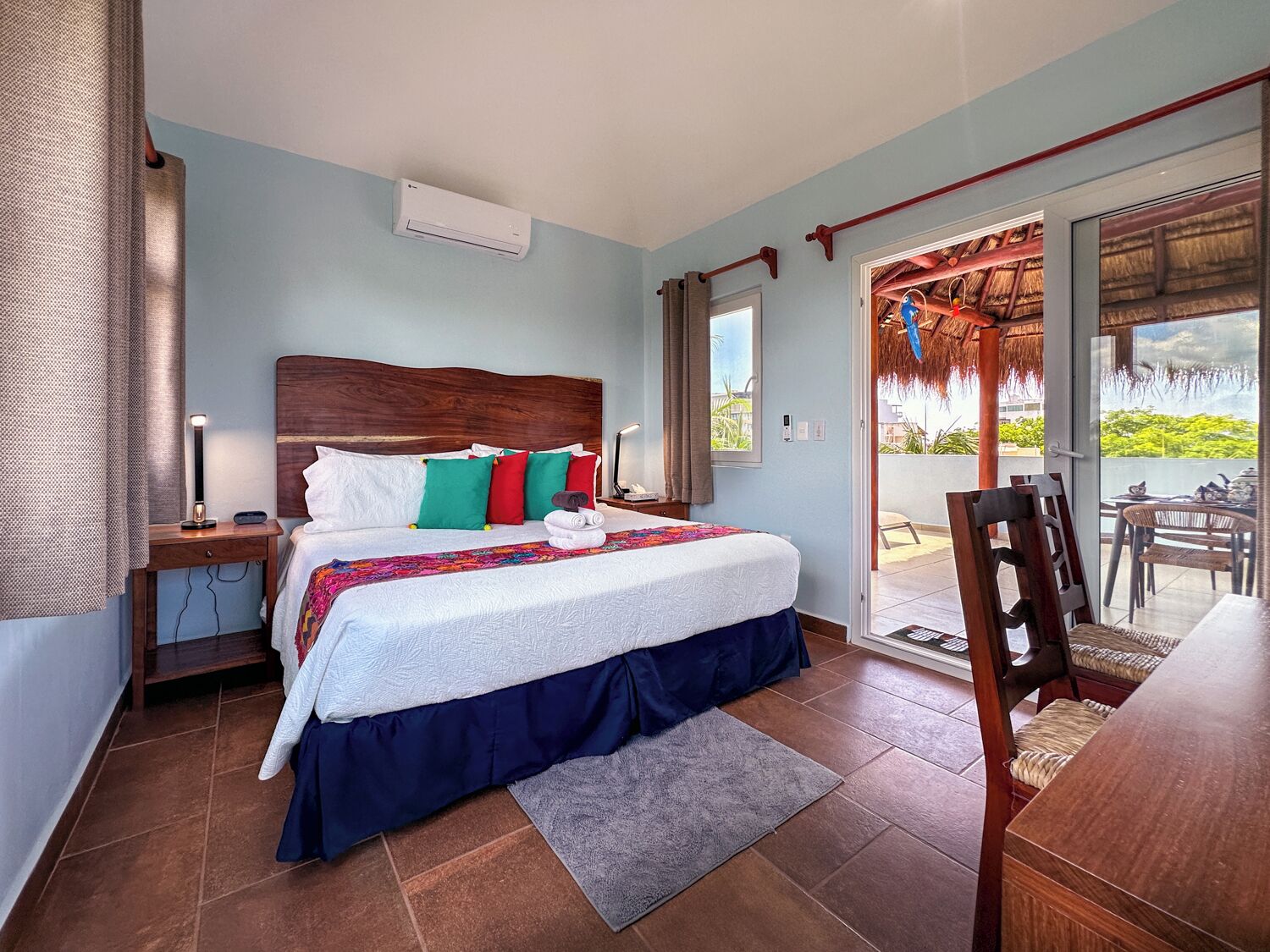 Apartamento Superior, 1 quarto, cozinha, junto à piscina | Cofre no quarto, com decoração personalizada 