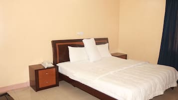 Quarto Deluxe, 1 cama de casal, não fumadores | Wi-fi grátis, roupa de cama fornecida, acesso para cadeira de rodas