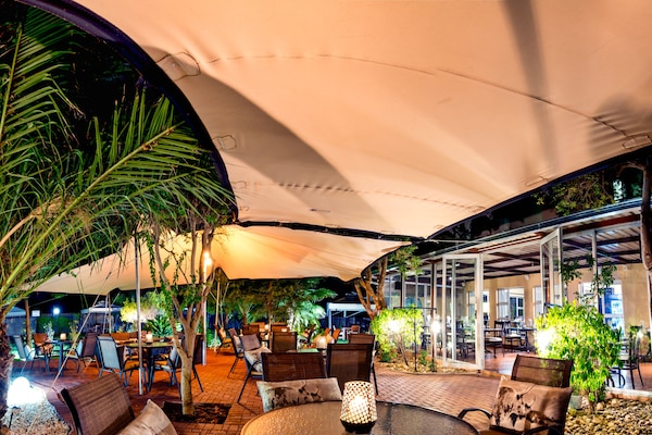 Bar junto à piscina