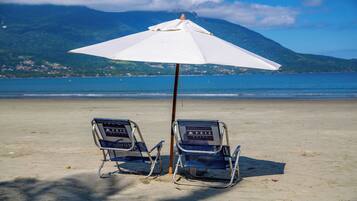 Vista para praia/oceano