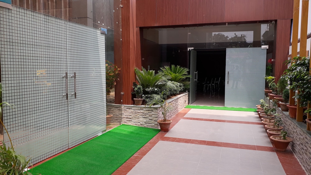 Hotel The Golden Sunrise - Patna