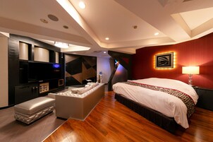 Quarto Duplo Deluxe | Minibar, secretária, quartos insonorizados, Wi-fi grátis 