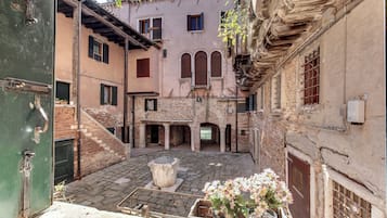 Apartamento, 3 quartos | Vista para o pátio