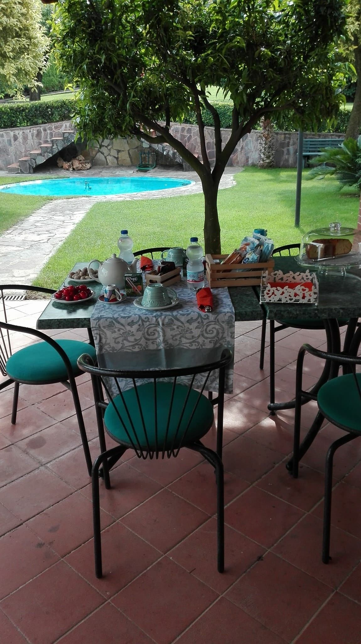 Café da manhã com pratos da culinária local grátis todos os dias