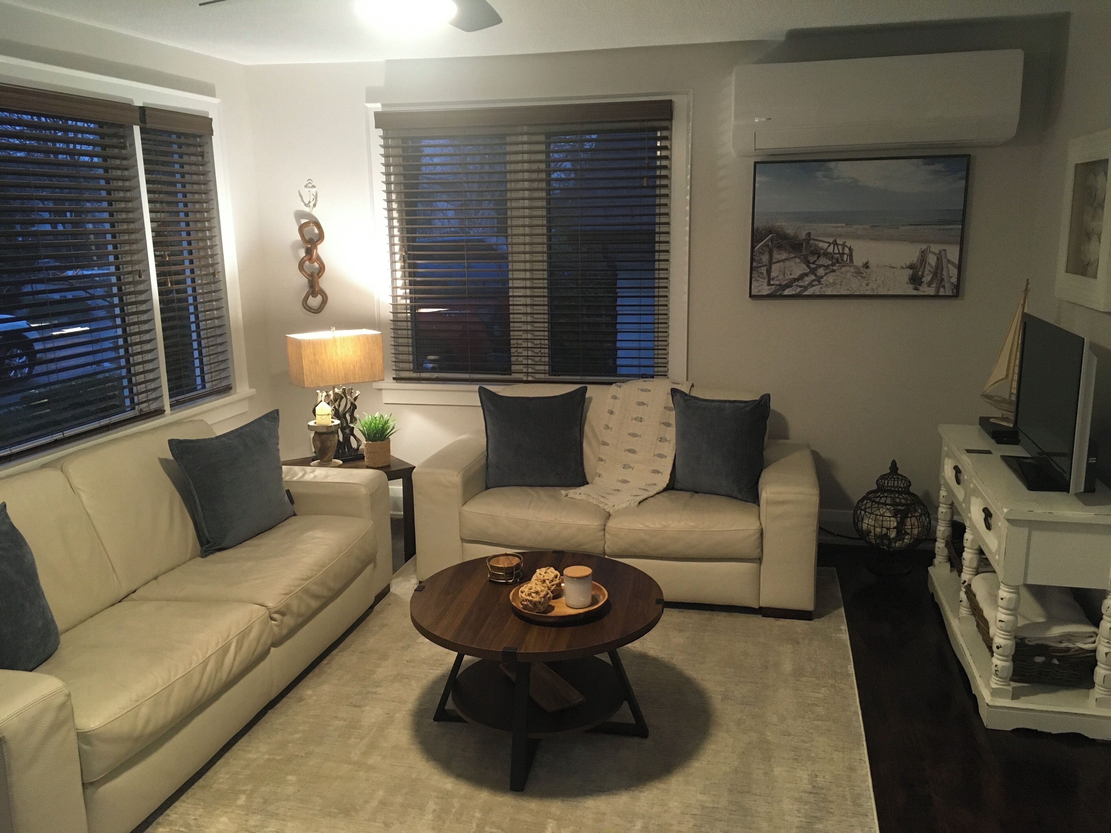 Charming Cottage In Fabulous Location In Niagara On The Lake - Niagara-on-the-Lake