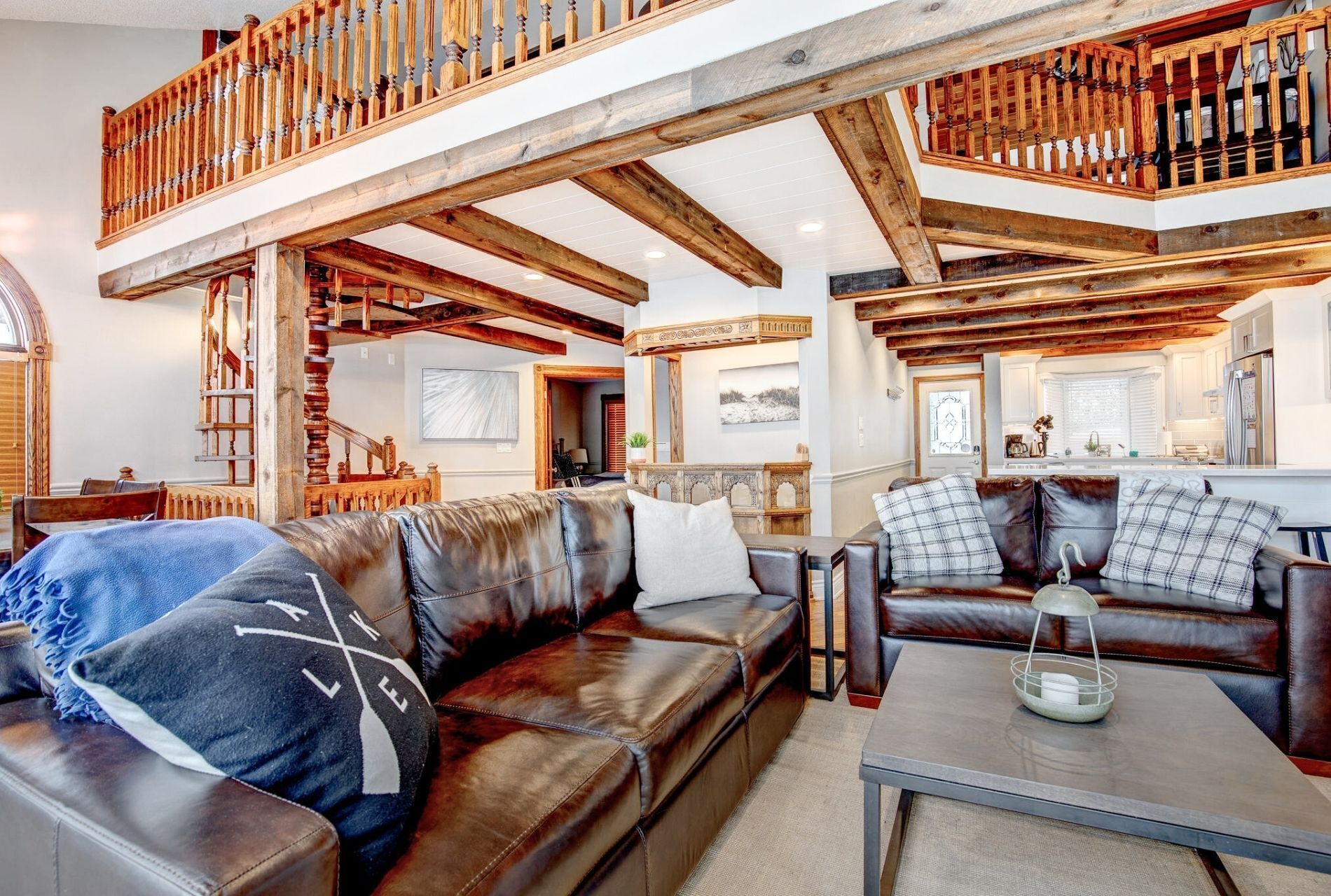 Waterfront Cottage W/ Firepit, Boathouse, Canoes & Game Room - Kawartha Lakes