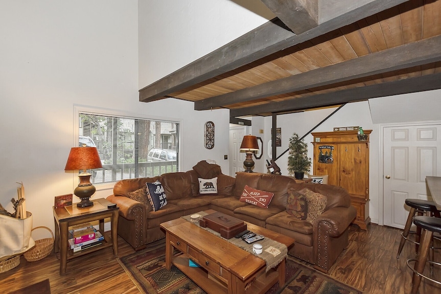 Snow Summit Escape! Steps From Ski Lifts! Hot Tub! - Big Bear Lake