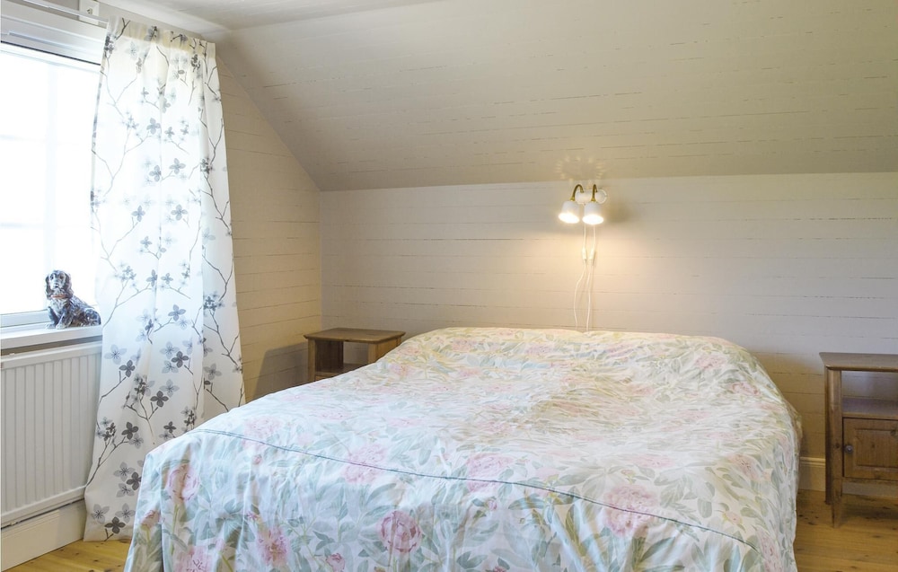 Härligt Semesterhus Med Strandtomt, Egen Brygga Och Båt Vid Garhyltteån, Kopparberg. - Örebro län