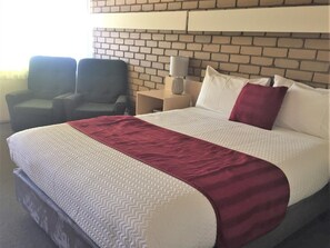 Quarto casal | Individualmente mobiliados, escrivaninha, quartos à prova de som