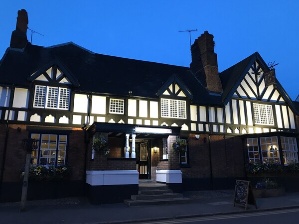The Kings Arms Hotel - Staffordshire