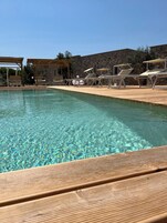 Piscina exterior sazonal 