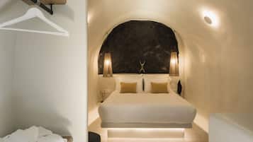 Suite Júnior, banheira de hidromassagem | 1 quarto, roupa de alta qualidade, cofre no quarto