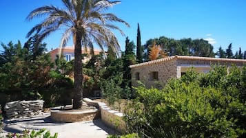 Suíte, vista para o jardim | 1 quarto, cofres nos quartos, quartos à prova de som