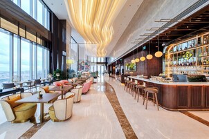 Café da manhã, almoço e jantar; culinária asiática 