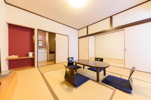 Quarto Tradicional (JPN Style, for 6, Private Toilet SUOU) | Wi-fi grátis, com decoração personalizada, com mobília individualizada