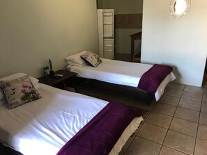 1 quarto, roupa de alta qualidade, secretária, Wi-fi grátis 