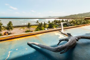 Quarto Triplo, varanda, vista para o oceano | Secretária, quartos insonorizados