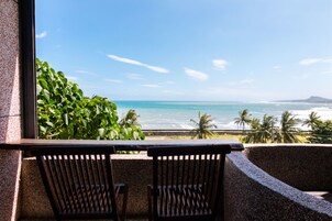 Quarto Quádruplo, varanda, vista para o oceano | Secretária, quartos insonorizados 