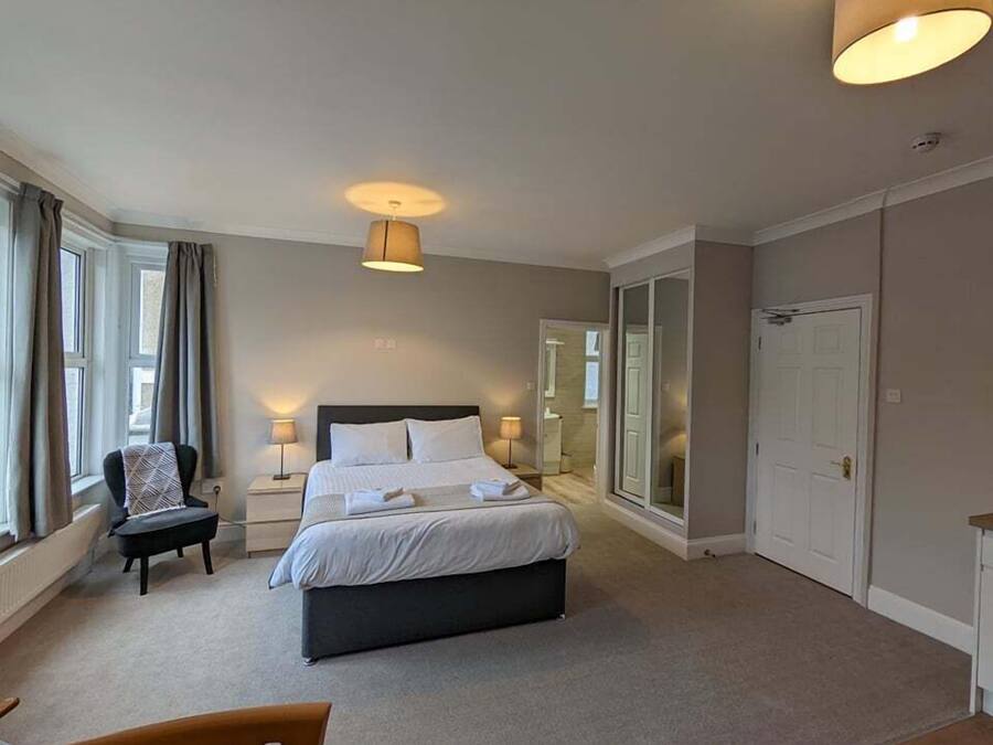 Suíte estúdio conforto | Ferros/tábuas de passar roupa, Wi-Fi de cortesia, roupa de cama