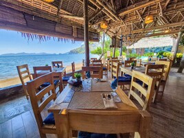 Café da manhã, almoço e jantar