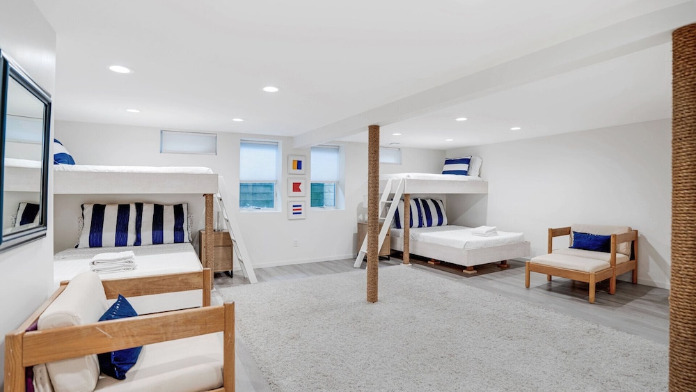 Completely Renovated, Water Views, Access To Private Bay Beach And Marina - イースト・ハンプトン, NY