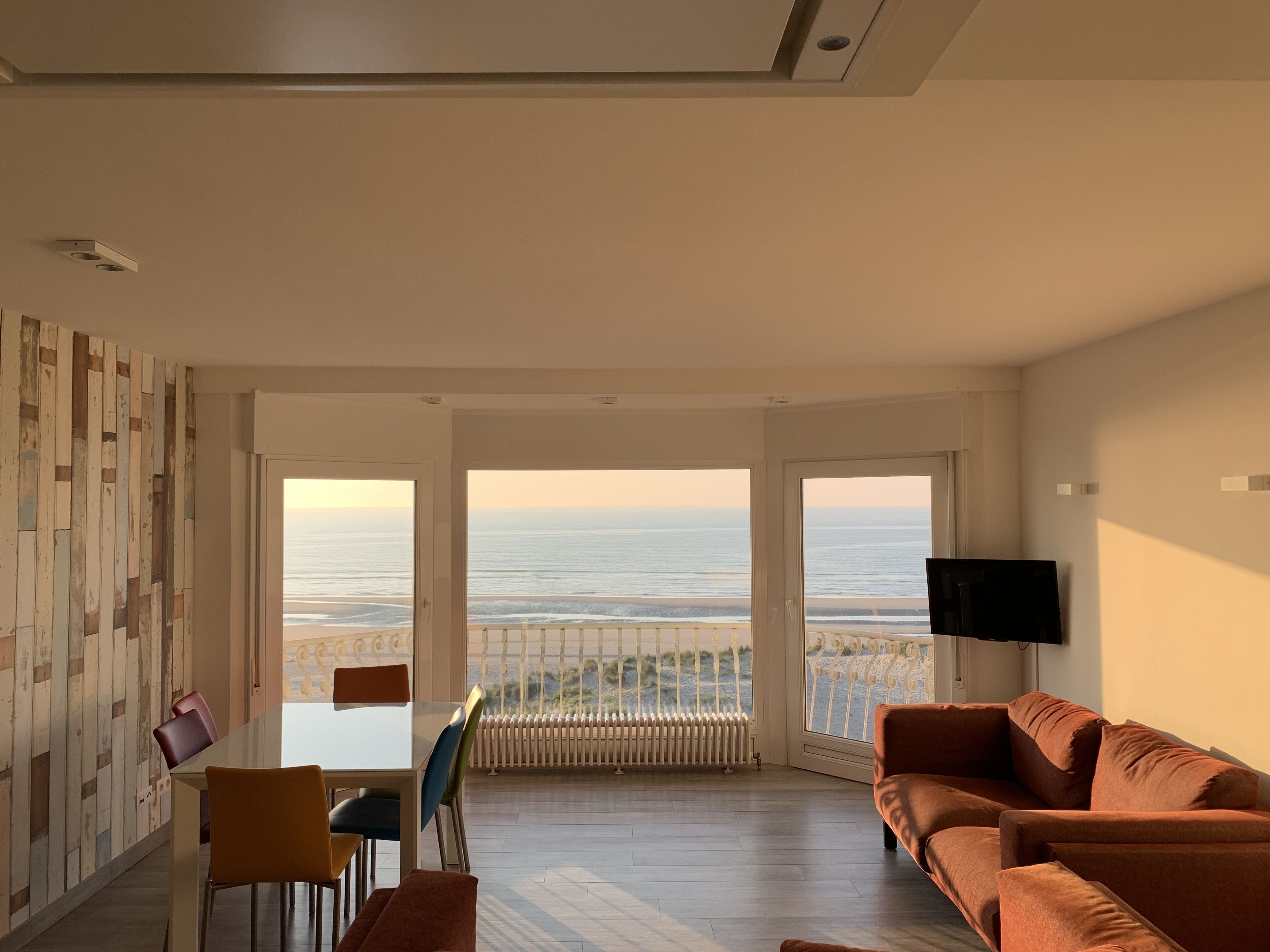 Modern Apartment With Stunning Beach Views - Koksijde