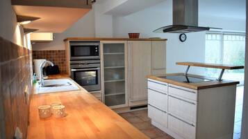 Apartamento (Fe 1 Redlefswarft) | Cozinha privada | Geladeira, micro-ondas, cooktop, cafeteira/chaleira