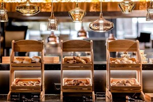 Café da manhã, almoço e jantar; culinária francesa 