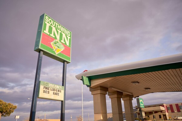 South Wind Inn - Kansas